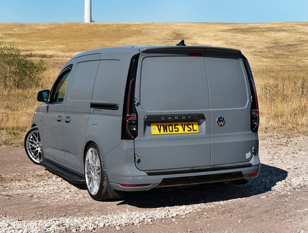 Black Thoresby Aluminium Side Steps - VW Caddy Mk5 LWB 21 - Vanstyle